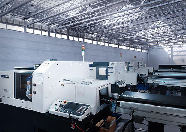 Swiss-Type CNC 車铣床